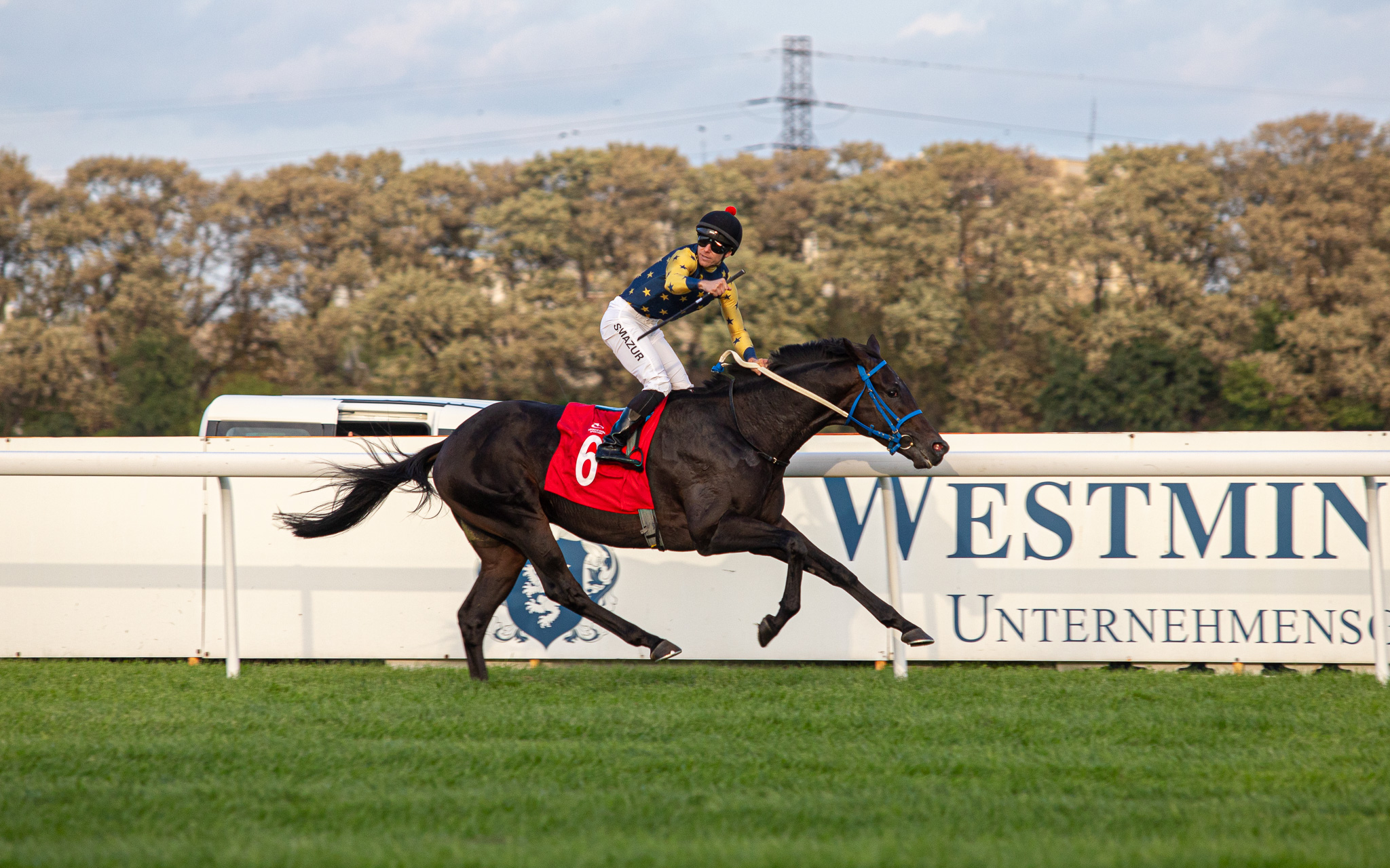 Dosiadany przez Szczepana Mazura Le Destrier wygrał historyczną Wielką ...